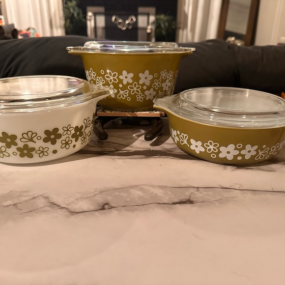 Pyrex | Kitchen | Pyrex 3 Piece Set With Lids 6 Piece Floral Glass ...